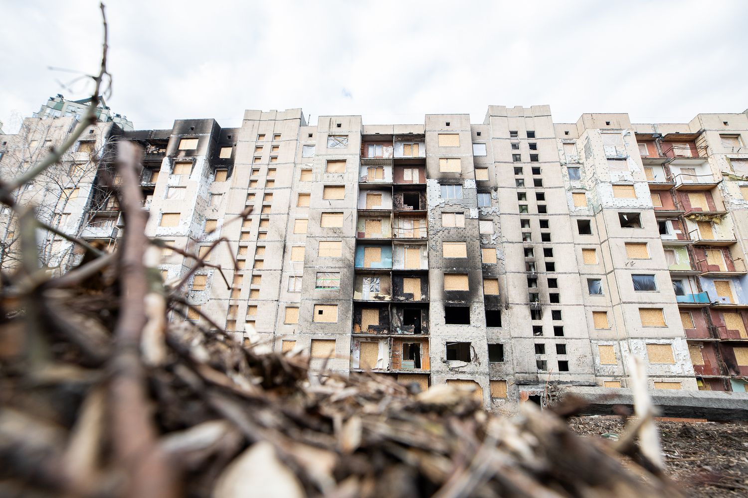 Пошкоджений ракетою будинок на Соломянці модернізують як він виглядає